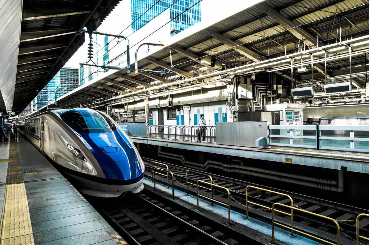 Traveling within Japan: 5 reasons why you should ride the Shinkansen ...